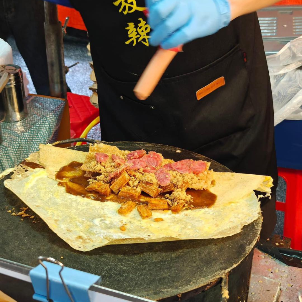 吉隆坡夜市 ：夜晚的热闹街头，数百个档口让你尽享美食与狂欢！